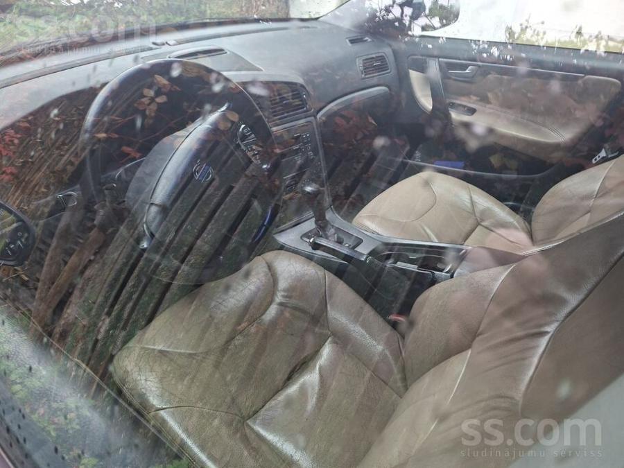 Синий Вольво В70 2004 в Мадона, объемом двигателя 2.40 л и пробегом 412 тыс. км за 1700 €, фото 11 на AUTOMOTO.COM.LV