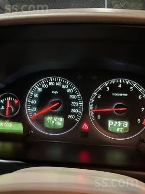 Zils Volvo V70 2004 Rīga, ar dzinēja tilpumu 2.40 L un nobraukumu 221 tūkst. km par 2000 €, foto 16 vietnē AUTOMOTO.COM.LV