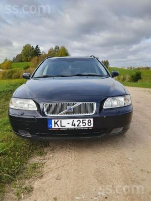 Синий Вольво В70 2004 в Краслава, объемом двигателя 2.40 л и пробегом 360 тыс. км за 2100 €, фото  на AUTOMOTO.COM.LV