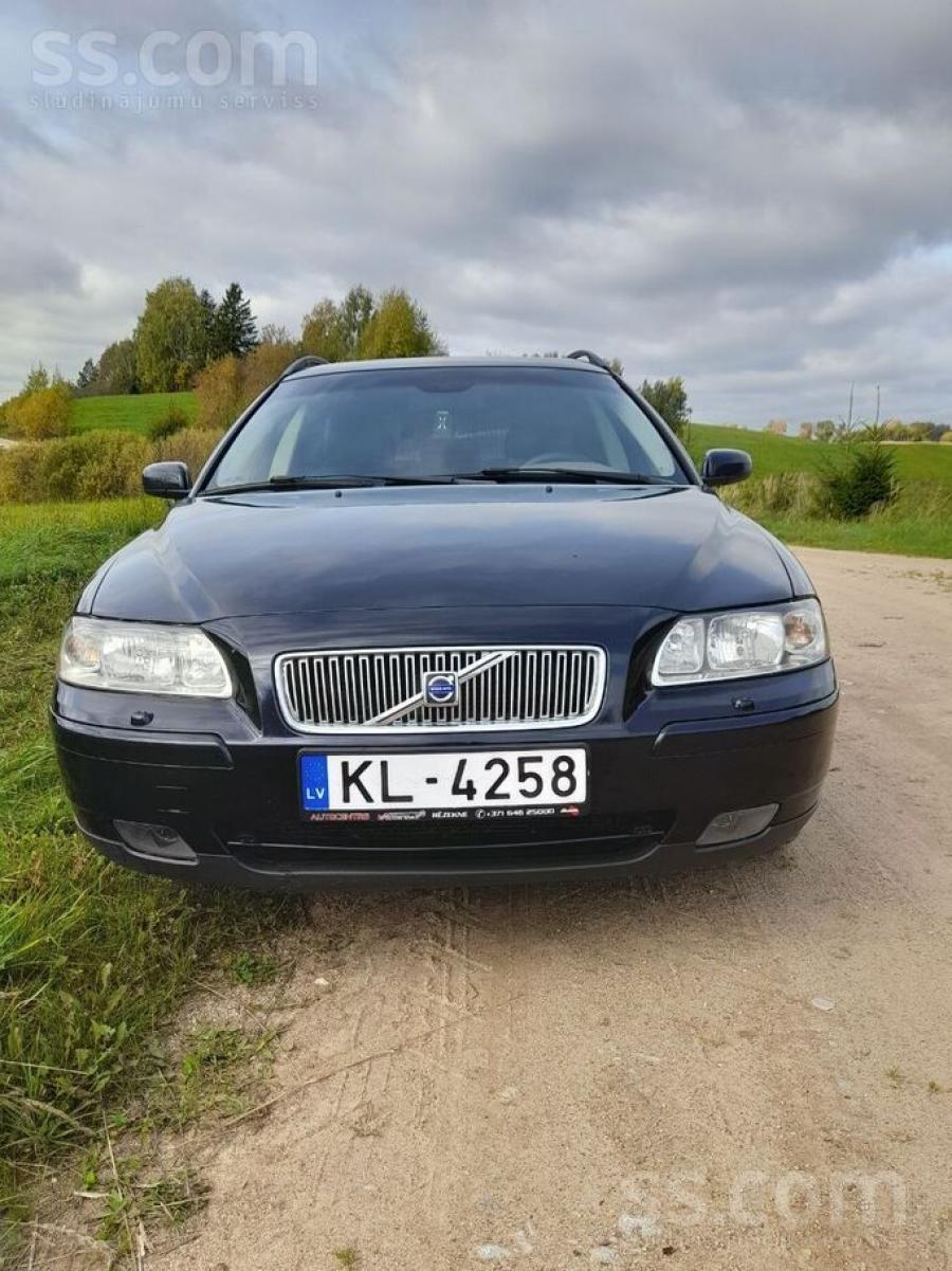Синий Вольво В70 2004 в Краслава, объемом двигателя 2.40 л и пробегом 360 тыс. км за 2100 €, фото 1 на AUTOMOTO.COM.LV