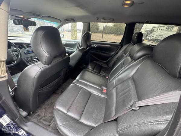 Blue Volvo V70 2004 in Kaunas, with an engine capacity of 2.40 L and mileage of 300 thousand km for 1450 €, photo 8 on AUTOMOTO.COM.LV