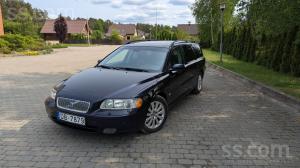 Zils Volvo V70 2005 Ogre, ar dzinēja tilpumu 2.40 L un nobraukumu 317 tūkst. km par 2100 €, foto 1 vietnē AUTOMOTO.COM.LV