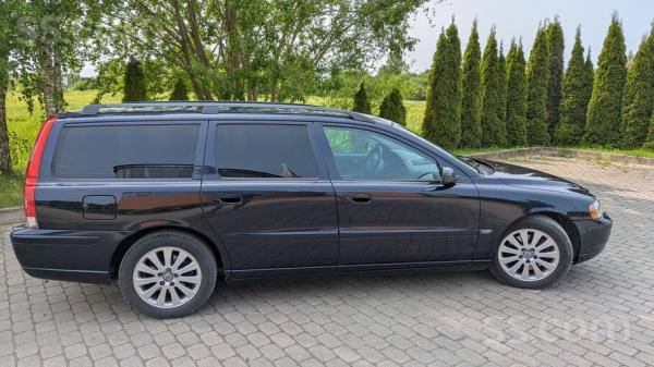 Zils Volvo V70 2005 Ogre, ar dzinēja tilpumu 2.40 L un nobraukumu 317 tūkst. km par 2100 €, foto 2 vietnē AUTOMOTO.COM.LV