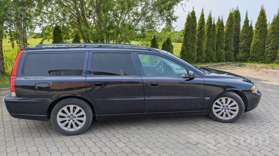 Zils Volvo V70 2005 Ogre, ar dzinēja tilpumu 2.40 L un nobraukumu 317 tūkst. km par 2100 €, foto 2 vietnē AUTOMOTO.COM.LV