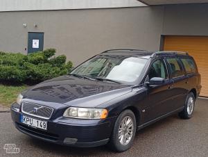 Zils Volvo V70 2005 Viļņa, ar dzinēja tilpumu 2.40 L un nobraukumu 311 tūkst. km par 1300 €, foto  vietnē AUTOMOTO.COM.LV
