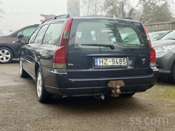 Zils Volvo V70 2005 Rīga, ar dzinēja tilpumu 2.40 L un nobraukumu 0 tūkst. km par 1600 €, foto 4 vietnē AUTOMOTO.COM.LV