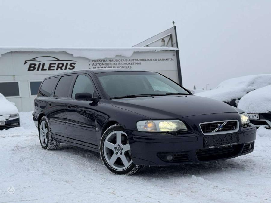 Zils Volvo V70 2005 Utena, ar dzinēja tilpumu 2.52 L un nobraukumu 207 tūkst. km par 9990 €, foto 1 vietnē AUTOMOTO.COM.LV