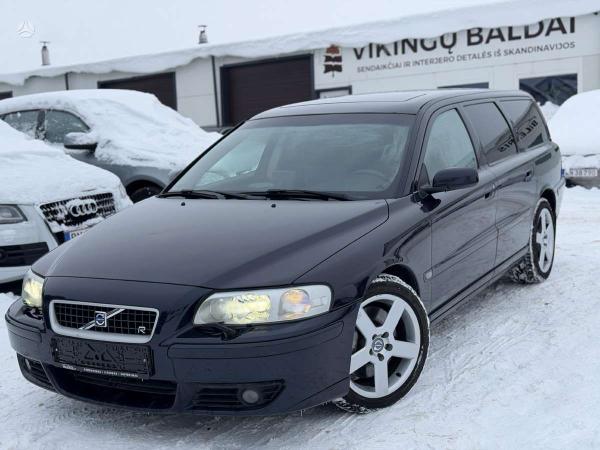 Blue Volvo V70 2005 in Utena, with an engine capacity of 2.52 L and mileage of 207 thousand km for 9990 €, photo 3 on AUTOMOTO.COM.LV