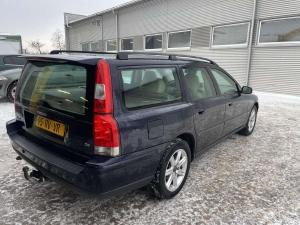 Blue Volvo V70 2005 in Siauliai, with an engine capacity of 2.40 L and mileage of 433 thousand km for 1550 €, photo 5 on AUTOMOTO.COM.LV
