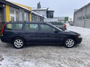 Blue Volvo V70 2005 in Siauliai, with an engine capacity of 2.40 L and mileage of 433 thousand km for 1550 €, photo 6 on AUTOMOTO.COM.LV