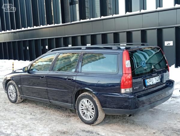 Zils Volvo V70 2005 Viļņa, ar dzinēja tilpumu 2.40 L un nobraukumu 313 tūkst. km par 1500 €, foto 3 vietnē AUTOMOTO.COM.LV