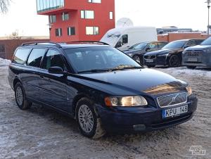 Blue Volvo V70 2005 in Vilnius, with an engine capacity of 2.40 L and mileage of 313 thousand km for 1500 €, photo 4 on AUTOMOTO.COM.LV