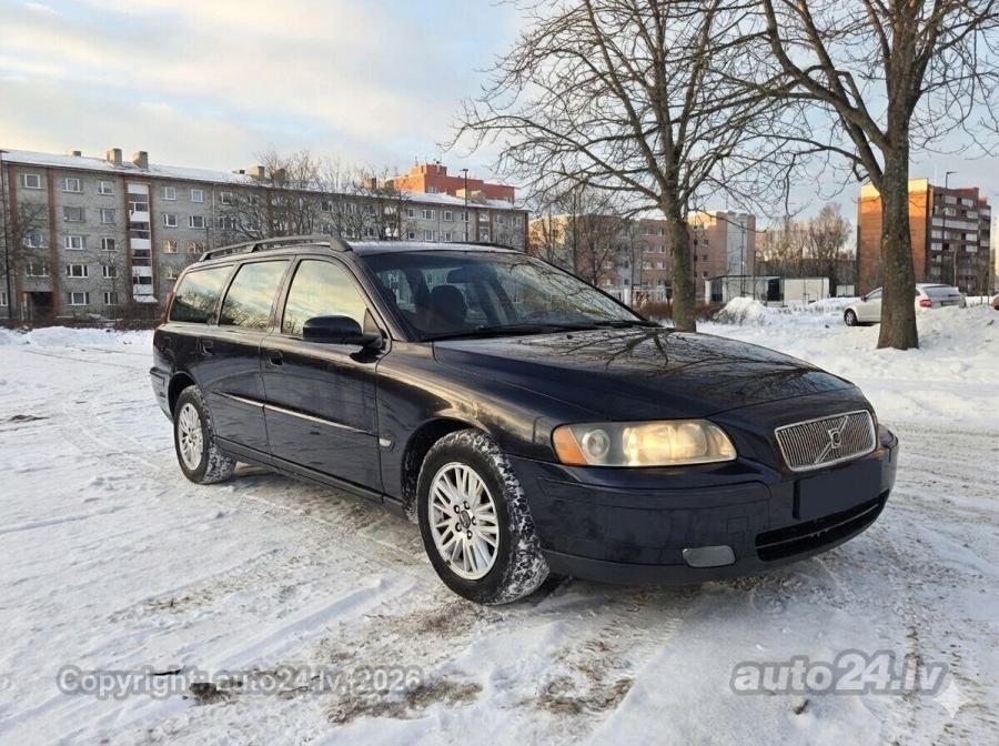 Blue Volvo V70 2005 in Tallinn, with an engine capacity of 0.00 L and mileage of 310 thousand km for 2300 €, photo 1 on AUTOMOTO.COM.LV