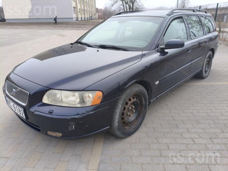 Zils Volvo V70 2005 Liepāja, ar dzinēja tilpumu 2.40 L un nobraukumu 327 tūkst. km par 1400 €, foto 7 vietnē AUTOMOTO.COM.LV
