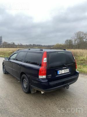 Blue Volvo V70 2005 in Kraslava, with an engine capacity of 2.40 L and mileage of 389 thousand km for 1800 €, photo 3 on AUTOMOTO.COM.LV