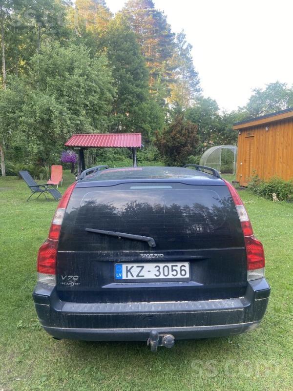 Zils Volvo V70 2005 Krāslava, ar dzinēja tilpumu 2.40 L un nobraukumu 397 tūkst. km par 1450 €, foto 4 vietnē AUTOMOTO.COM.LV