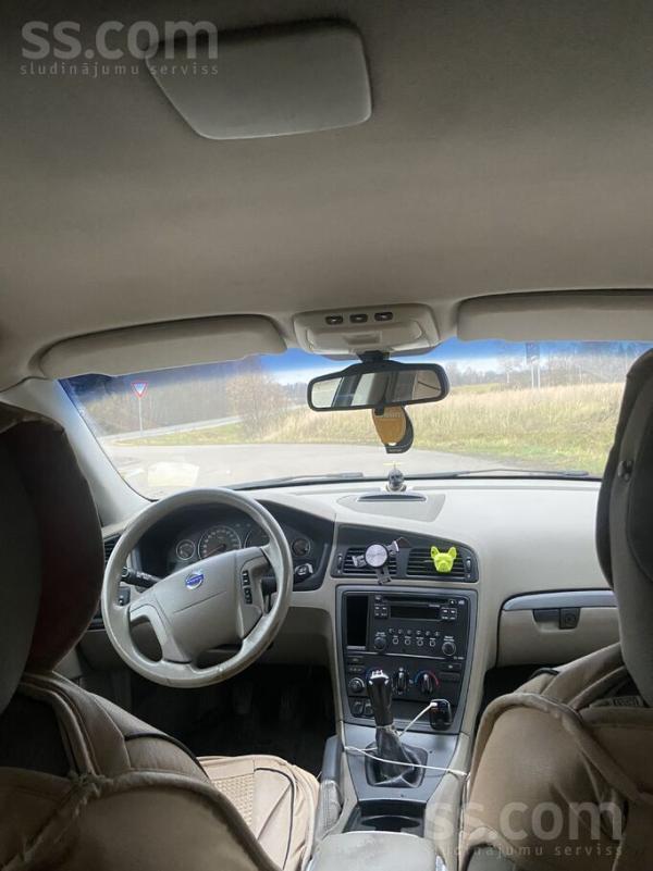 Zils Volvo V70 2005 Krāslava, ar dzinēja tilpumu 2.40 L un nobraukumu 397 tūkst. km par 1450 €, foto 8 vietnē AUTOMOTO.COM.LV