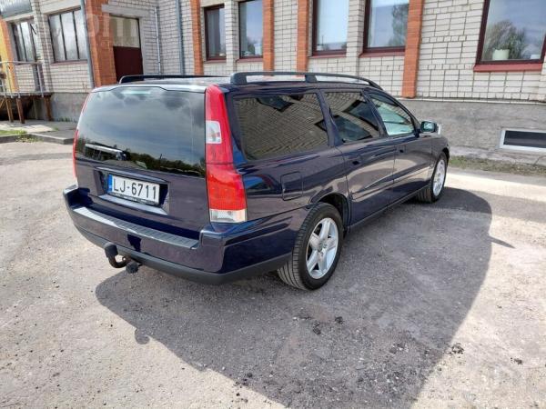 Синий Вольво В70 2005 в Талси, объемом двигателя 2.40 л и пробегом 455 тыс. км за 3390 €, фото 6 на AUTOMOTO.COM.LV