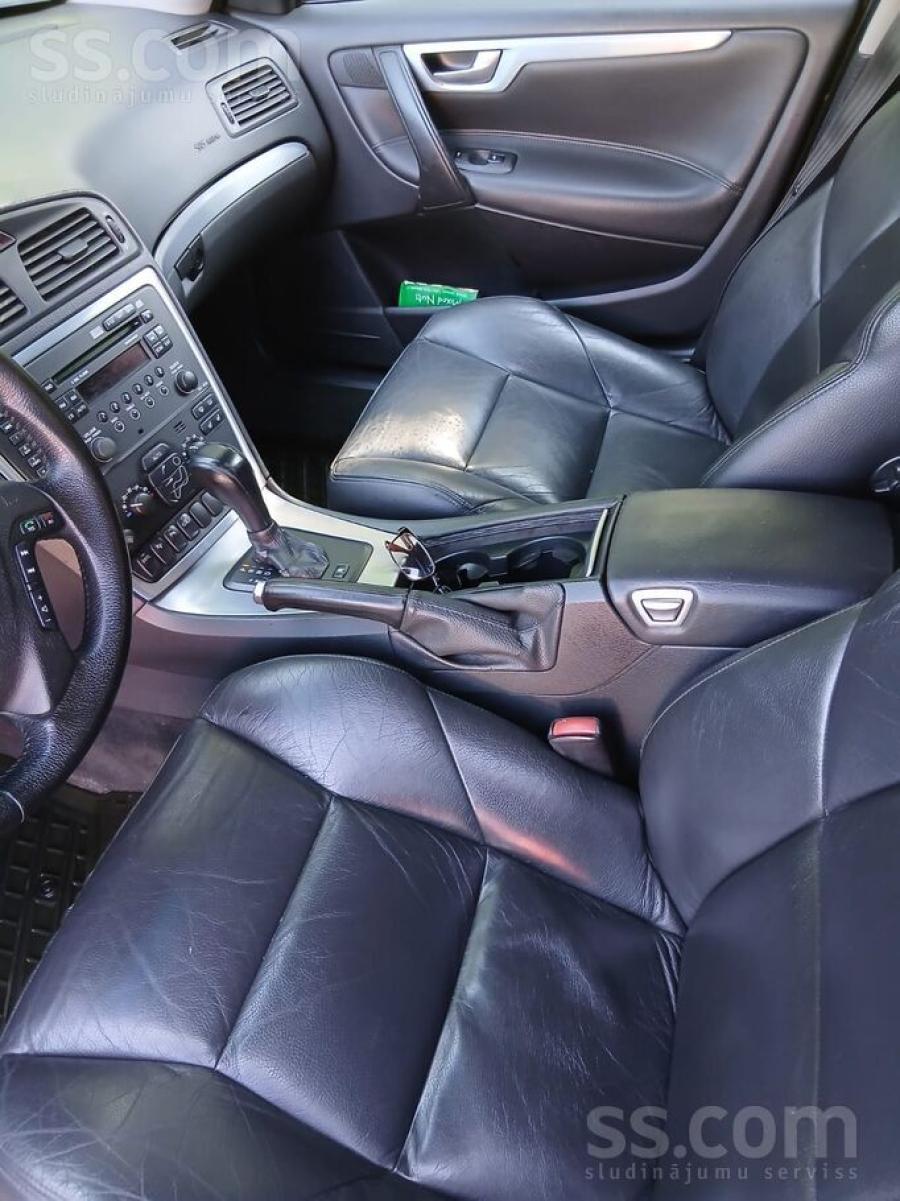 Zils Volvo V70 2005 Bauska, ar dzinēja tilpumu 2.40 L un nobraukumu 0 tūkst. km par 1690 €, foto 7 vietnē AUTOMOTO.COM.LV