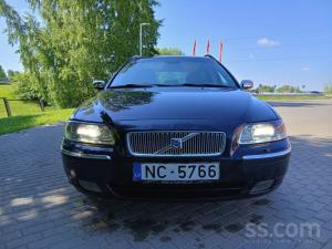 Zils Volvo V70 2005 Bauska, ar dzinēja tilpumu 2.40 L un nobraukumu 0 tūkst. km par 1690 €, foto 10 vietnē AUTOMOTO.COM.LV