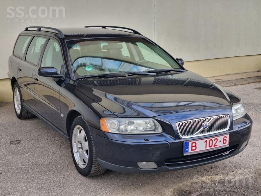 Blue Volvo V70 2005 in Ogre, with an engine capacity of 2.40 L and mileage of 0 thousand km for 3450 €, photo 4 on AUTOMOTO.COM.LV
