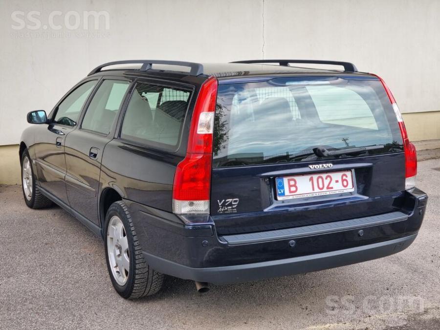 Blue Volvo V70 2005 in Ogre, with an engine capacity of 2.40 L and mileage of 0 thousand km for 3450 €, photo 7 on AUTOMOTO.COM.LV