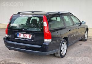 Blue Volvo V70 2005 in Ogre, with an engine capacity of 2.40 L and mileage of 0 thousand km for 3450 €, photo 9 on AUTOMOTO.COM.LV