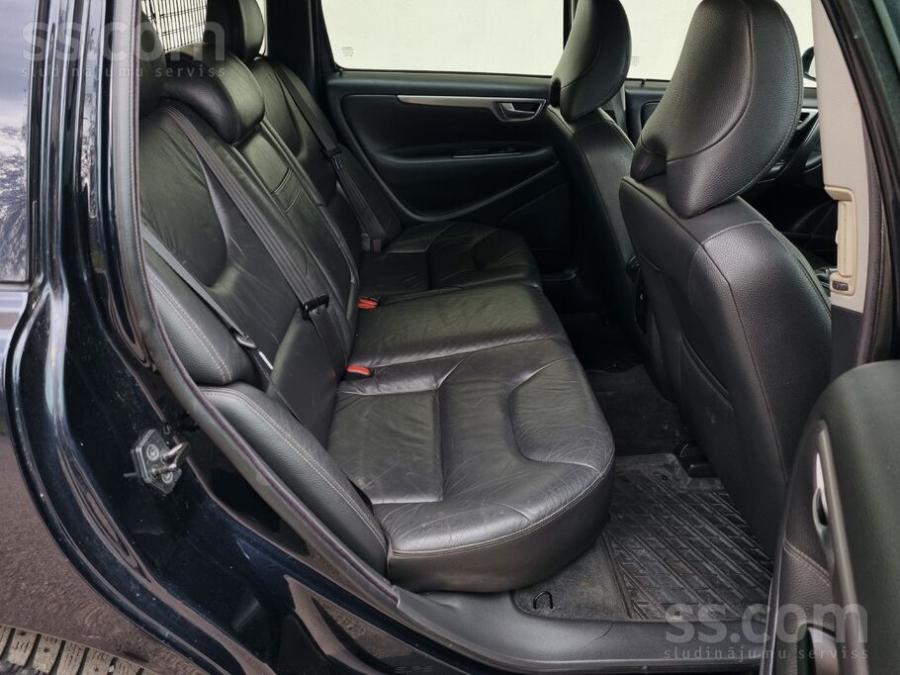 Blue Volvo V70 2005 in Ogre, with an engine capacity of 2.40 L and mileage of 0 thousand km for 3450 €, photo 12 on AUTOMOTO.COM.LV