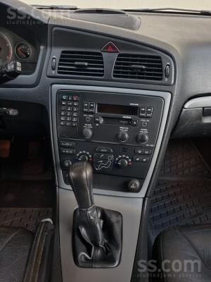 Blue Volvo V70 2005 in Ogre, with an engine capacity of 2.40 L and mileage of 0 thousand km for 3450 €, photo 15 on AUTOMOTO.COM.LV