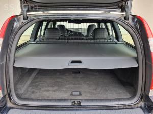 Blue Volvo V70 2005 in Ogre, with an engine capacity of 2.40 L and mileage of 0 thousand km for 3450 €, photo 24 on AUTOMOTO.COM.LV