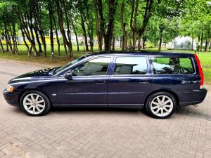 Zils Volvo V70 2005 Jonava, ar dzinēja tilpumu 2.40 L un nobraukumu 340 tūkst. km par 2250 €, foto 4 vietnē AUTOMOTO.COM.LV