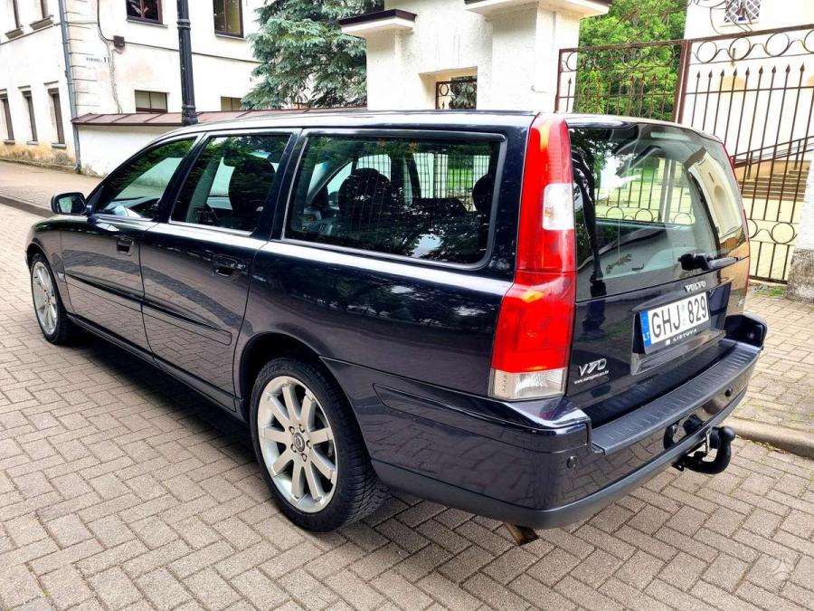 Zils Volvo V70 2005 Jonava, ar dzinēja tilpumu 2.40 L un nobraukumu 340 tūkst. km par 2250 €, foto 5 vietnē AUTOMOTO.COM.LV