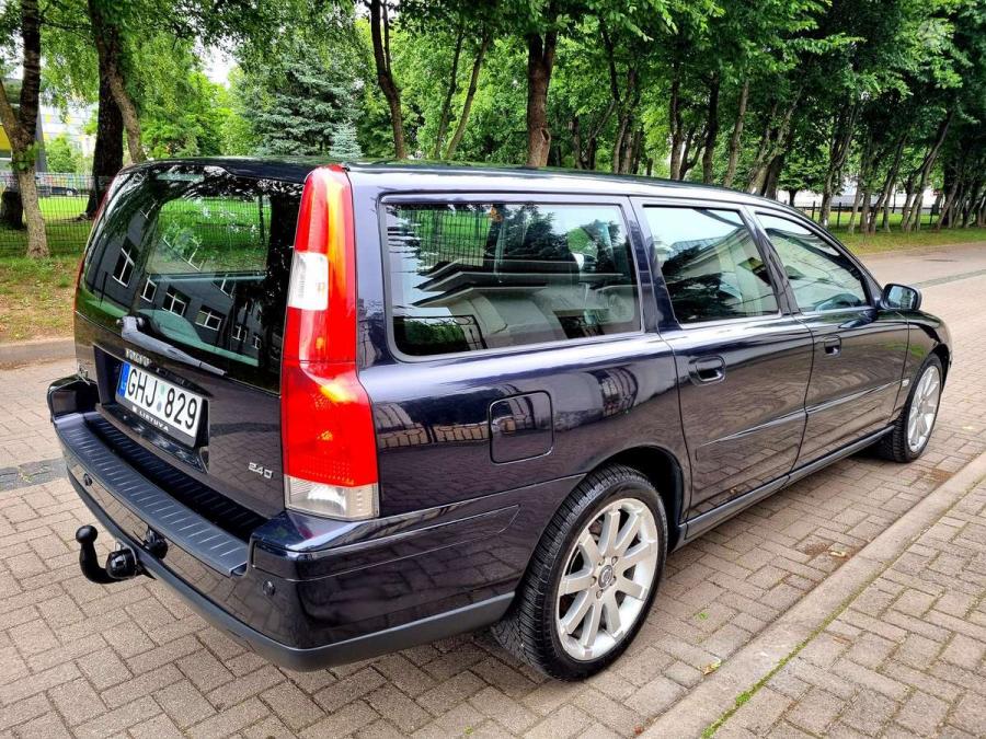 Zils Volvo V70 2005 Jonava, ar dzinēja tilpumu 2.40 L un nobraukumu 340 tūkst. km par 2250 €, foto 8 vietnē AUTOMOTO.COM.LV