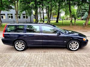 Zils Volvo V70 2005 Jonava, ar dzinēja tilpumu 2.40 L un nobraukumu 340 tūkst. km par 2250 €, foto 9 vietnē AUTOMOTO.COM.LV