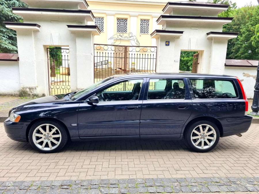 Zils Volvo V70 2005 Jonava, ar dzinēja tilpumu 2.40 L un nobraukumu 340 tūkst. km par 2250 €, foto 13 vietnē AUTOMOTO.COM.LV