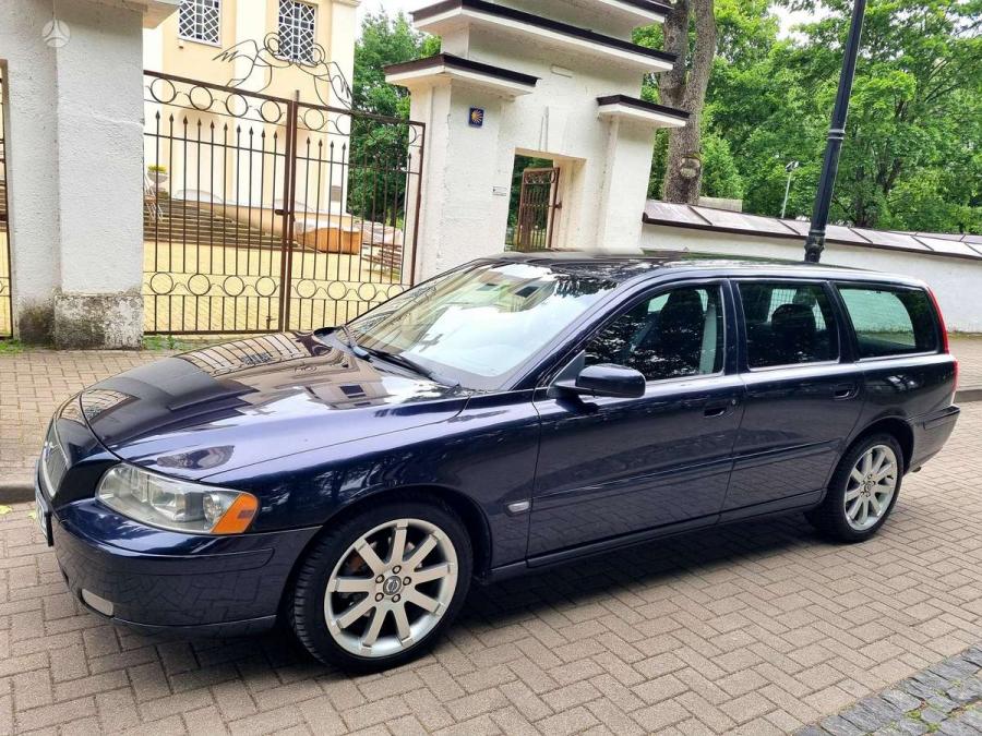 Zils Volvo V70 2005 Jonava, ar dzinēja tilpumu 2.40 L un nobraukumu 340 tūkst. km par 2250 €, foto 15 vietnē AUTOMOTO.COM.LV