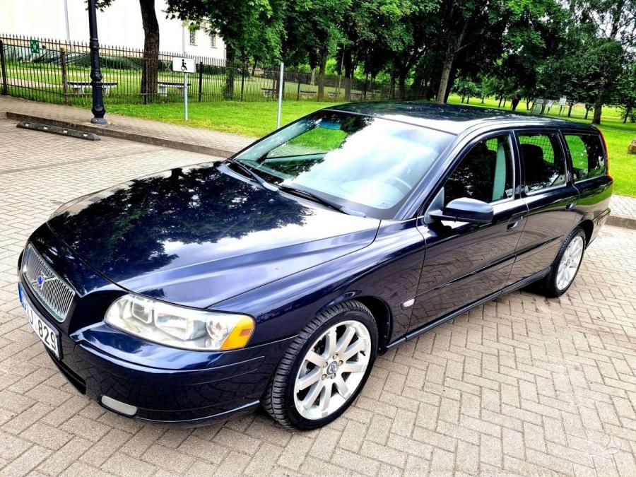 Zils Volvo V70 2005 Jonava, ar dzinēja tilpumu 2.40 L un nobraukumu 340 tūkst. km par 2250 €, foto 21 vietnē AUTOMOTO.COM.LV