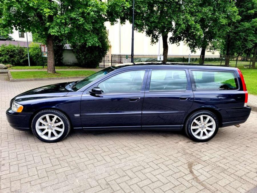 Zils Volvo V70 2005 Jonava, ar dzinēja tilpumu 2.40 L un nobraukumu 340 tūkst. km par 2250 €, foto 22 vietnē AUTOMOTO.COM.LV