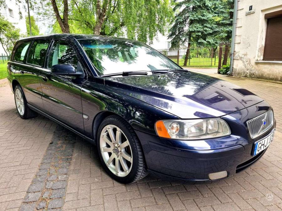 Zils Volvo V70 2005 Jonava, ar dzinēja tilpumu 2.40 L un nobraukumu 340 tūkst. km par 2250 €, foto 23 vietnē AUTOMOTO.COM.LV