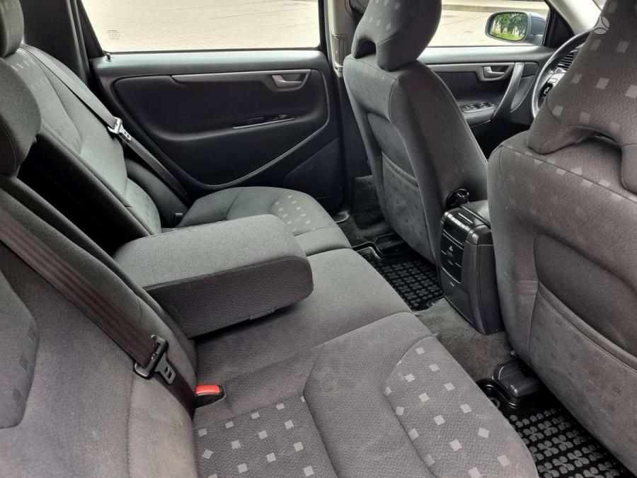 Zils Volvo V70 2005 Jonava, ar dzinēja tilpumu 2.40 L un nobraukumu 340 tūkst. km par 2250 €, foto 26 vietnē AUTOMOTO.COM.LV