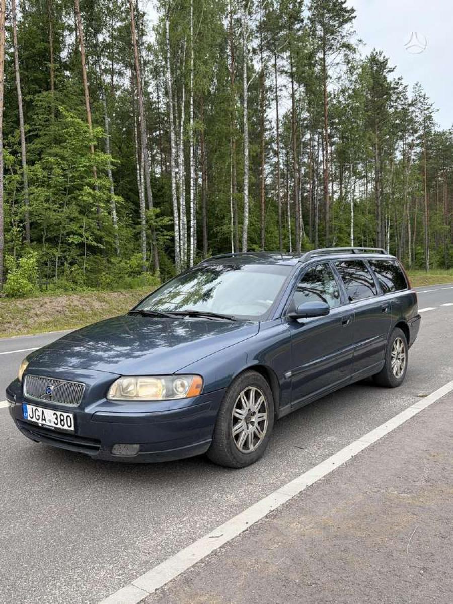 Синий Вольво В70 2005 в Вильнюс, объемом двигателя 2.40 л и пробегом 368 тыс. км за 1200 €, фото 1 на AUTOMOTO.COM.LV
