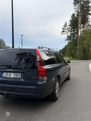 Синий Вольво В70 2005 в Вильнюс, объемом двигателя 2.40 л и пробегом 368 тыс. км за 1200 €, фото 5 на AUTOMOTO.COM.LV