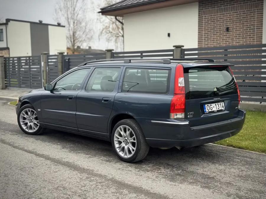 Zils Volvo V70 2005 Jelgava, ar dzinēja tilpumu 2.40 L un nobraukumu 555 tūkst. km par 2500 €, foto 3 vietnē AUTOMOTO.COM.LV
