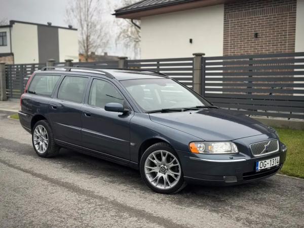Zils Volvo V70 2005 Jelgava, ar dzinēja tilpumu 2.40 L un nobraukumu 555 tūkst. km par 2500 €, foto 5 vietnē AUTOMOTO.COM.LV