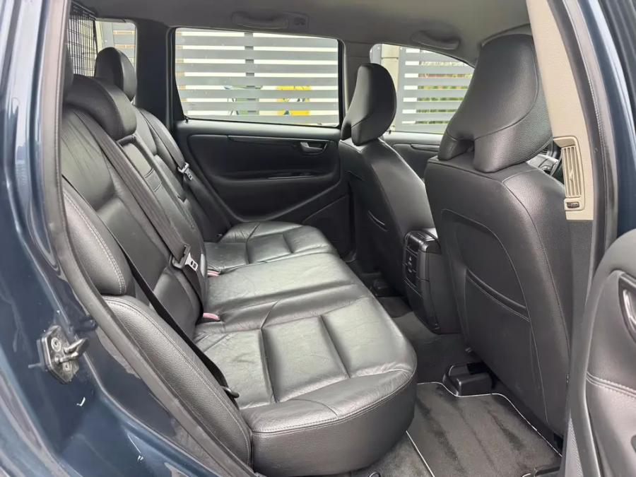 Zils Volvo V70 2005 Jelgava, ar dzinēja tilpumu 2.40 L un nobraukumu 555 tūkst. km par 2500 €, foto 13 vietnē AUTOMOTO.COM.LV