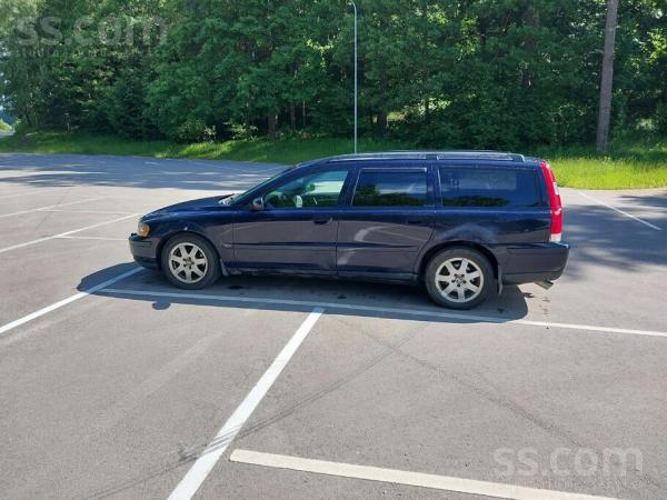 Zils Volvo V70 2005 Alūksne, ar dzinēja tilpumu 2.40 L un nobraukumu 0 tūkst. km par 1100 €, foto 9 vietnē AUTOMOTO.COM.LV