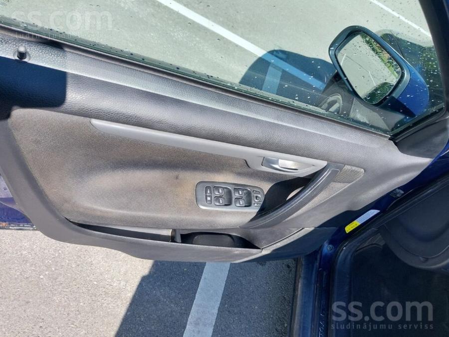 Синий Вольво В70 2005 в Алуксне, объемом двигателя 2.40 л и пробегом 0 тыс. км за 1100 €, фото 12 на AUTOMOTO.COM.LV