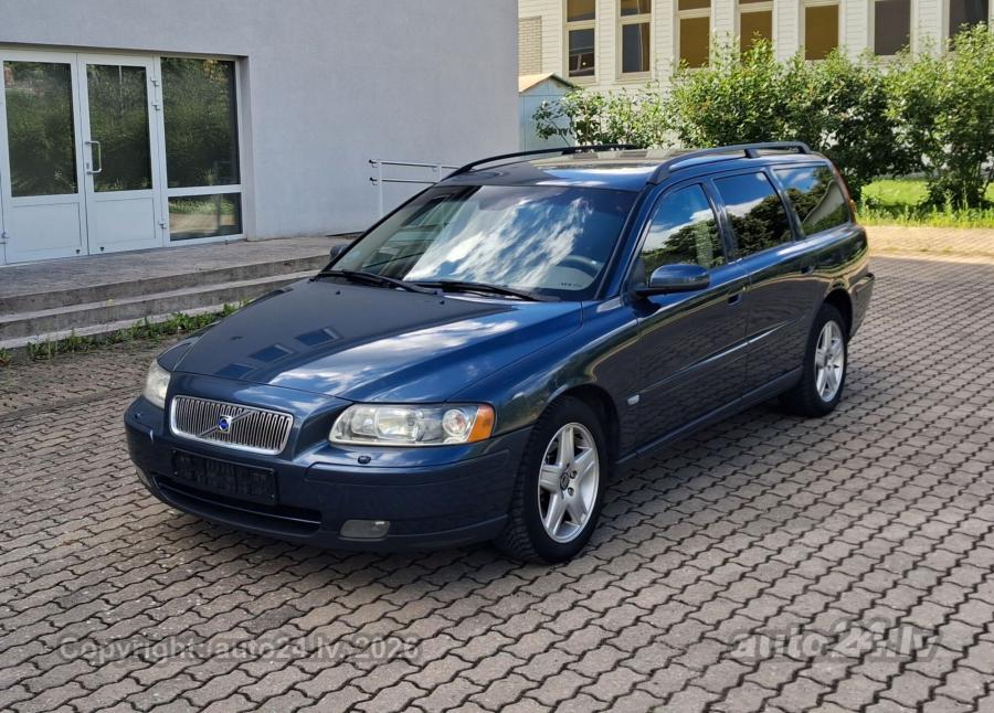 Zils Volvo V70 2005 Paide, ar dzinēja tilpumu 2.40 L un nobraukumu 401 tūkst. km par 3450 €, foto 3 vietnē AUTOMOTO.COM.LV