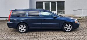 Zils Volvo V70 2005 Paide, ar dzinēja tilpumu 2.40 L un nobraukumu 401 tūkst. km par 3450 €, foto 4 vietnē AUTOMOTO.COM.LV