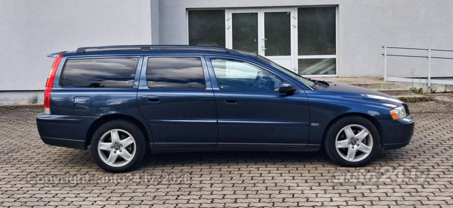 Zils Volvo V70 2005 Paide, ar dzinēja tilpumu 2.40 L un nobraukumu 401 tūkst. km par 3450 €, foto 4 vietnē AUTOMOTO.COM.LV